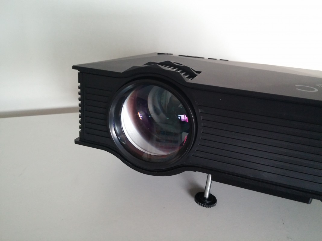 Unic UC46 Wifi Projector Review