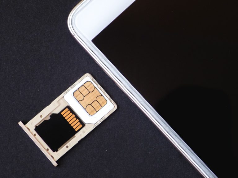 Can WhatsApp Still Work if I Change My SIM Card?